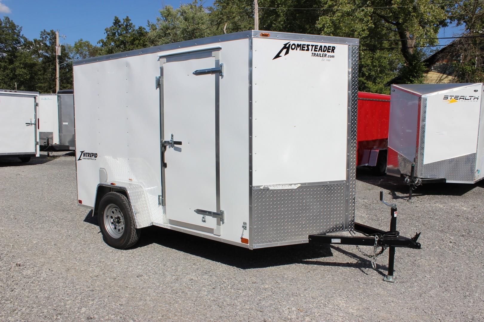 Buyer’s Guide to Choosing the Perfect Enclosed Trailer - Country ...